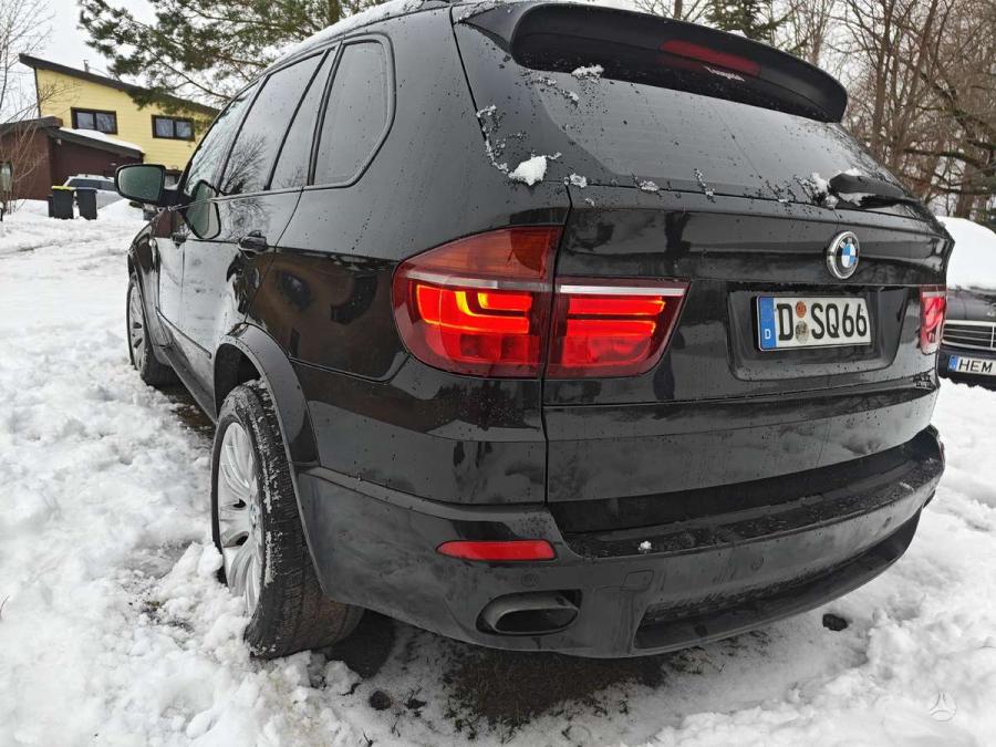 Black BMW X5 2011 in Klaipeda, with an engine capacity of 2.99 L and mileage of 217 thousand km for 9250 €, photo 13 on AUTOMOTO.COM.LV
