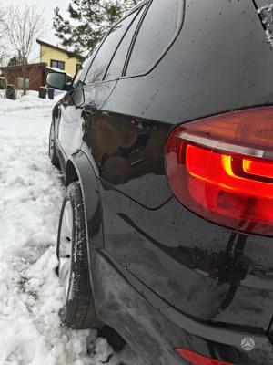Black BMW X5 2011 in Klaipeda, with an engine capacity of 2.99 L and mileage of 217 thousand km for 9250 €, photo 14 on AUTOMOTO.COM.LV