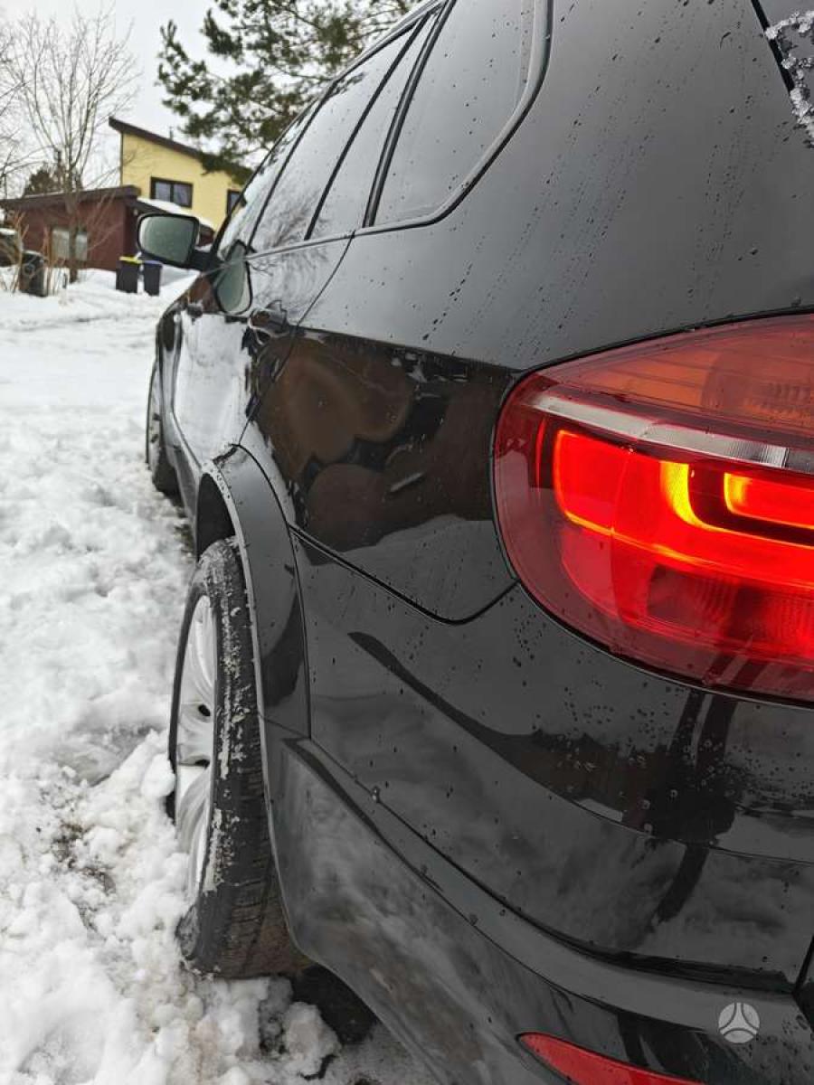 Black BMW X5 2011 in Klaipeda, with an engine capacity of 2.99 L and mileage of 217 thousand km for 9250 €, photo 14 on AUTOMOTO.COM.LV