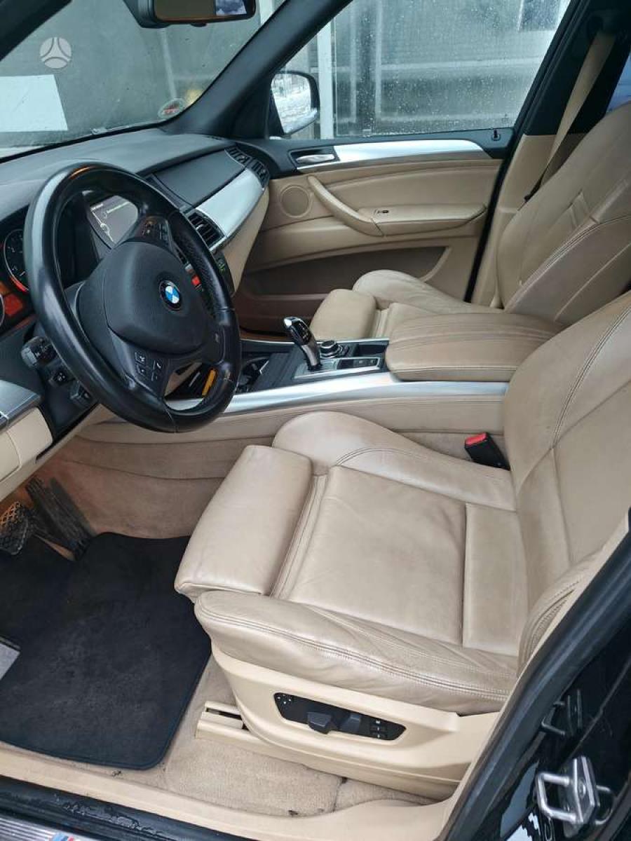 Black BMW X5 2011 in Klaipeda, with an engine capacity of 2.99 L and mileage of 217 thousand km for 9250 €, photo 16 on AUTOMOTO.COM.LV