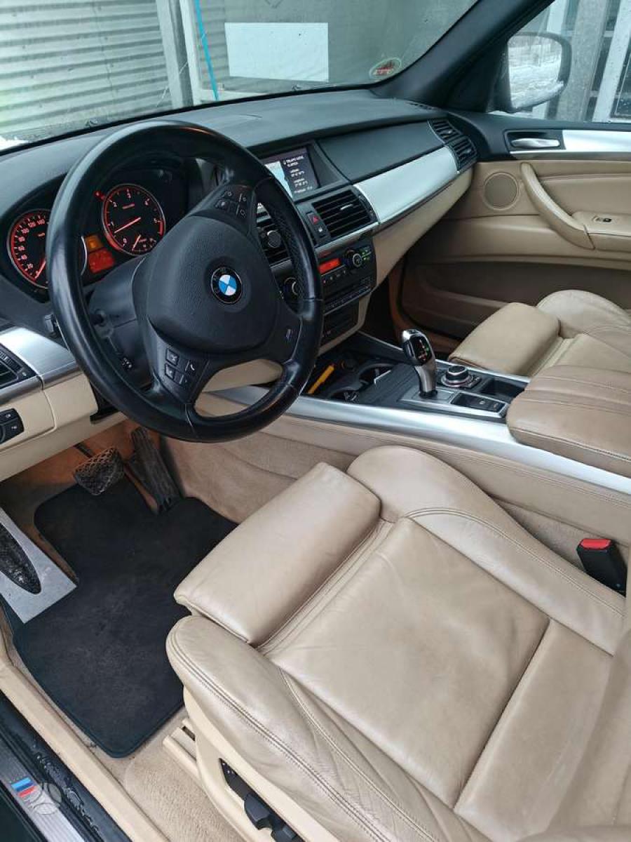 Black BMW X5 2011 in Klaipeda, with an engine capacity of 2.99 L and mileage of 217 thousand km for 9250 €, photo 17 on AUTOMOTO.COM.LV