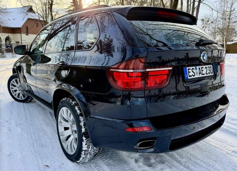 Black BMW X5 2011 in Kaunas, with an engine capacity of 0.00 L and mileage of 224 thousand km for 12200 €, photo 5 on AUTOMOTO.COM.LV