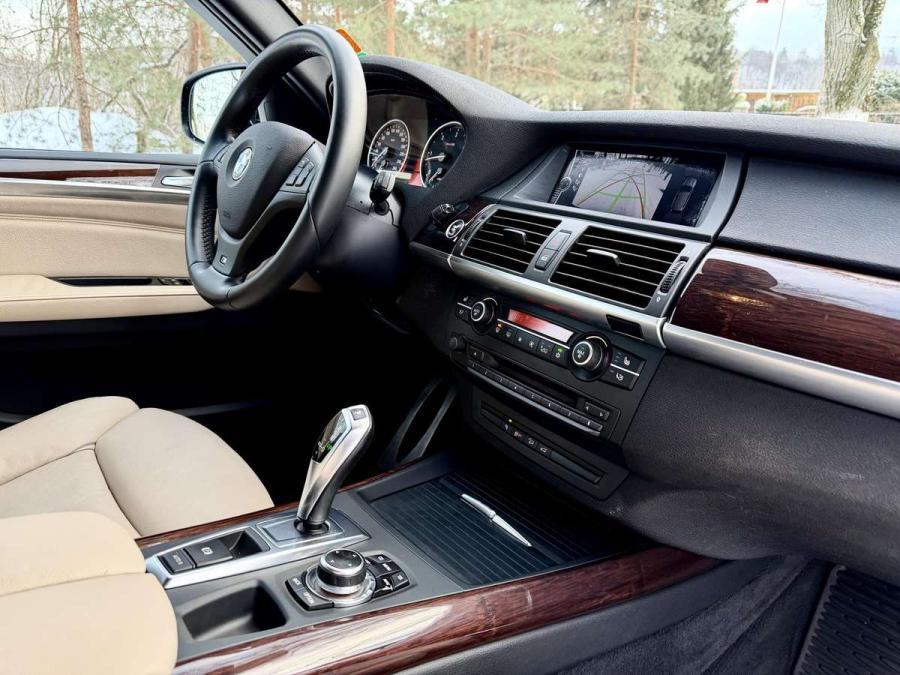 Black BMW X5 2011 in Kaunas, with an engine capacity of 0.00 L and mileage of 224 thousand km for 12200 €, photo 13 on AUTOMOTO.COM.LV