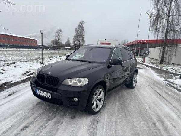Black BMW X5 2011 in Ogre, with an engine capacity of 3.00 L and mileage of 229 thousand km for 15300 €, photo 3 on AUTOMOTO.COM.LV