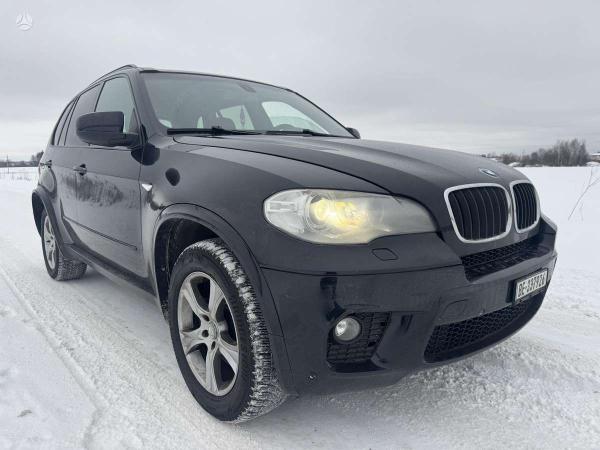 Black BMW X5 2011 in Vilnius, with an engine capacity of 2.99 L and mileage of 260 thousand km for 9700 €, photo 3 on AUTOMOTO.COM.LV