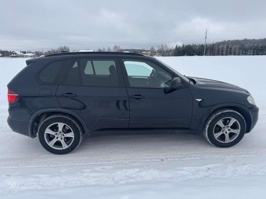 Melns BMW X5 2011 Viļņa, ar dzinēja tilpumu 2.99 L un nobraukumu 260 tūkst. km par 9700 €, foto 4 vietnē AUTOMOTO.COM.LV