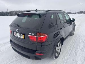 Melns BMW X5 2011 Viļņa, ar dzinēja tilpumu 2.99 L un nobraukumu 260 tūkst. km par 9700 €, foto 5 vietnē AUTOMOTO.COM.LV