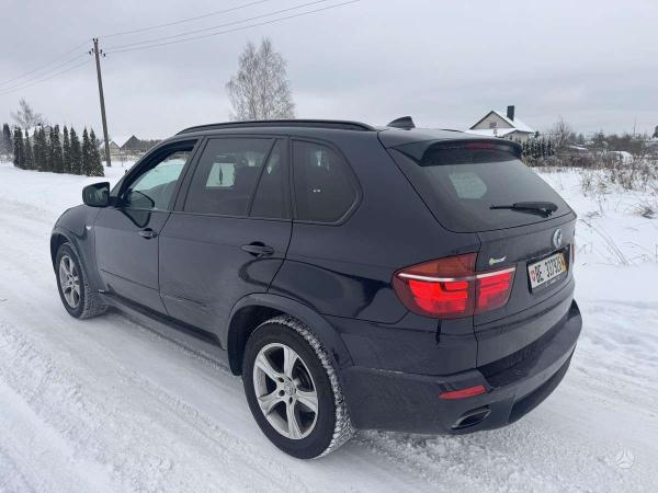 Black BMW X5 2011 in Vilnius, with an engine capacity of 2.99 L and mileage of 260 thousand km for 9700 €, photo 7 on AUTOMOTO.COM.LV