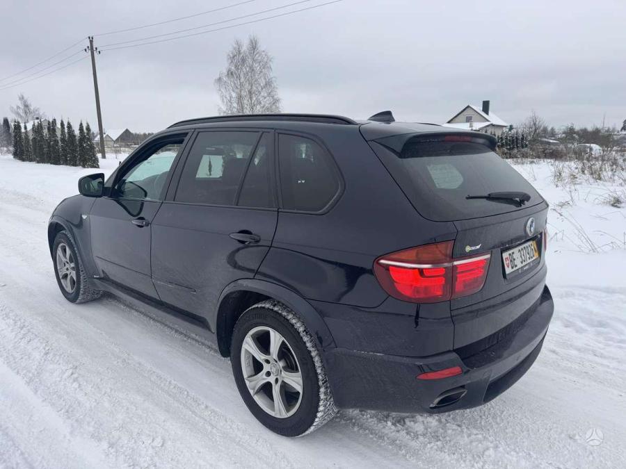 Melns BMW X5 2011 Viļņa, ar dzinēja tilpumu 2.99 L un nobraukumu 260 tūkst. km par 9700 €, foto 7 vietnē AUTOMOTO.COM.LV