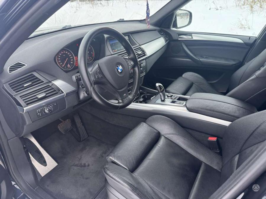 Melns BMW X5 2011 Viļņa, ar dzinēja tilpumu 2.99 L un nobraukumu 260 tūkst. km par 9700 €, foto 8 vietnē AUTOMOTO.COM.LV