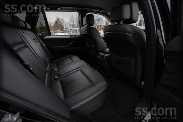 Melns BMW X5 2011 Jelgava, ar dzinēja tilpumu 3.00 L un nobraukumu 0 tūkst. km par 10500 €, foto 9 vietnē AUTOMOTO.COM.LV