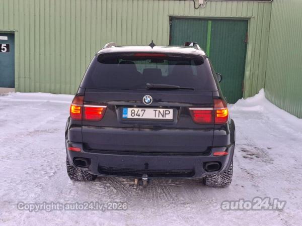 Black BMW X5 2011 in Kohtla-Jarve, with an engine capacity of 3.00 L and mileage of 233 thousand km for 10000 €, photo 4 on AUTOMOTO.COM.LV