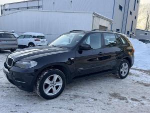 Melns BMW X5 2011 Tauragė, ar dzinēja tilpumu 2.99 L un nobraukumu 215 tūkst. km par 9500 €, foto  vietnē AUTOMOTO.COM.LV