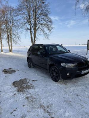 Black BMW X5 2011 in Jurbarkas, with an engine capacity of 2.99 L and mileage of 307 thousand km for 11000 €, photo 4 on AUTOMOTO.COM.LV