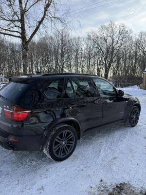 Black BMW X5 2011 in Jurbarkas, with an engine capacity of 2.99 L and mileage of 307 thousand km for 11000 €, photo 6 on AUTOMOTO.COM.LV
