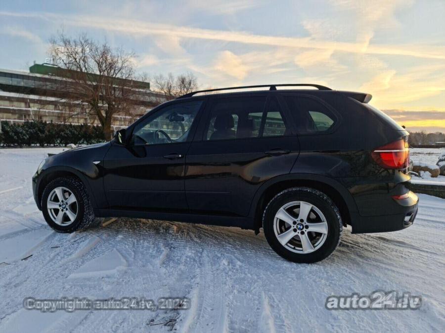 Melns BMW X5 2011 Tallina, ar dzinēja tilpumu 3.00 L un nobraukumu 299 tūkst. km par 9999 €, foto 4 vietnē AUTOMOTO.COM.LV