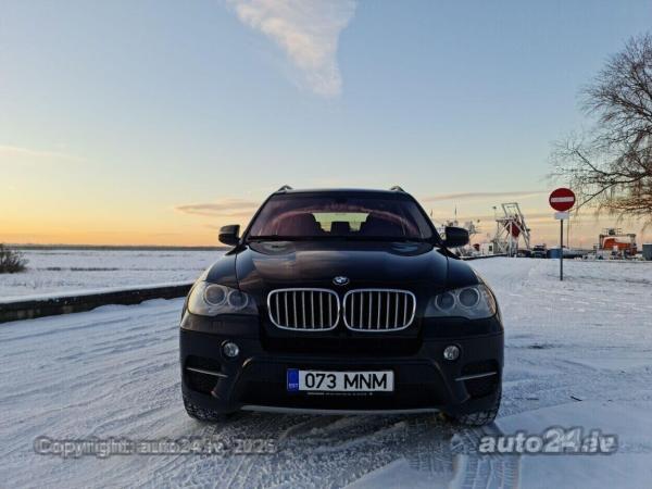 Black BMW X5 2011 in Tallinn, with an engine capacity of 3.00 L and mileage of 299 thousand km for 9999 €, photo 10 on AUTOMOTO.COM.LV