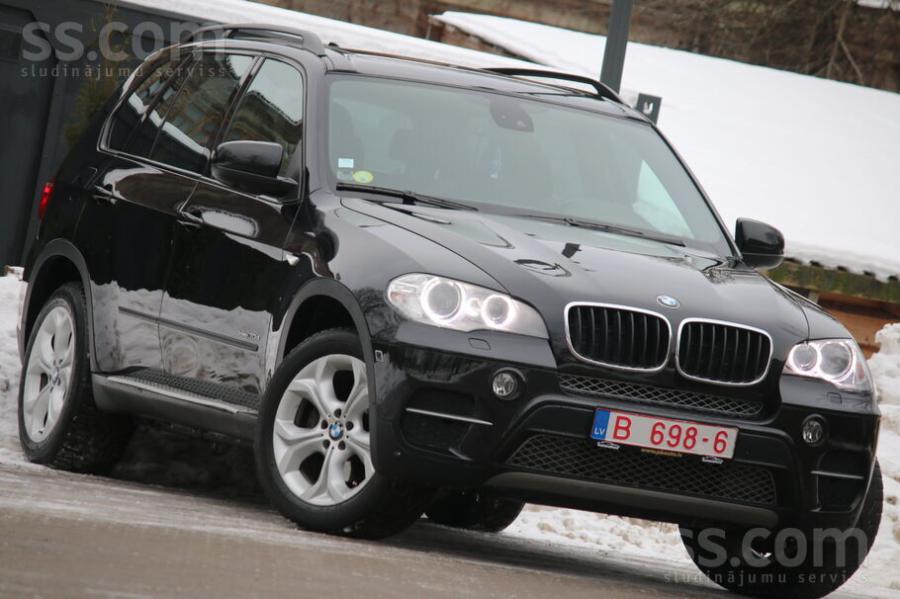 Black BMW X5 2011 in Riga, with an engine capacity of 3.00 L and mileage of 0 thousand km for 11690 €, photo 4 on AUTOMOTO.COM.LV