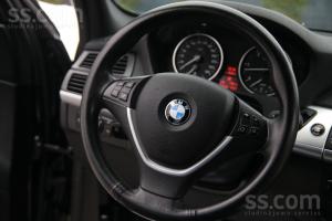 Black BMW X5 2011 in Riga, with an engine capacity of 3.00 L and mileage of 0 thousand km for 11690 €, photo 13 on AUTOMOTO.COM.LV