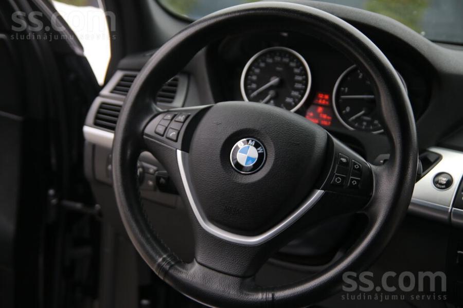 Black BMW X5 2011 in Riga, with an engine capacity of 3.00 L and mileage of 0 thousand km for 11690 €, photo 13 on AUTOMOTO.COM.LV