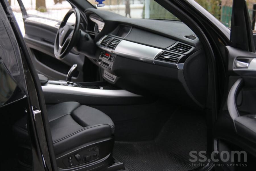 Black BMW X5 2011 in Riga, with an engine capacity of 3.00 L and mileage of 0 thousand km for 11690 €, photo 17 on AUTOMOTO.COM.LV