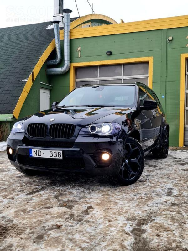 Black BMW X5 2011 in Jurmala, with an engine capacity of 3.00 L and mileage of 0 thousand km for 10900 €, photo 2 on AUTOMOTO.COM.LV
