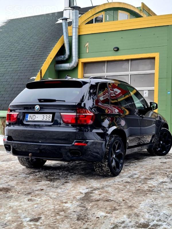 Black BMW X5 2011 in Jurmala, with an engine capacity of 3.00 L and mileage of 0 thousand km for 10900 €, photo 7 on AUTOMOTO.COM.LV