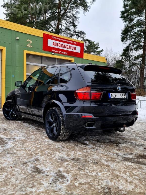 Black BMW X5 2011 in Jurmala, with an engine capacity of 3.00 L and mileage of 0 thousand km for 10900 €, photo 8 on AUTOMOTO.COM.LV