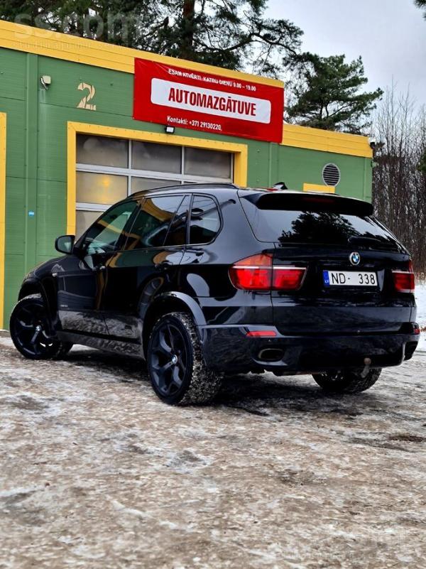 Black BMW X5 2011 in Jurmala, with an engine capacity of 3.00 L and mileage of 0 thousand km for 10900 €, photo 9 on AUTOMOTO.COM.LV