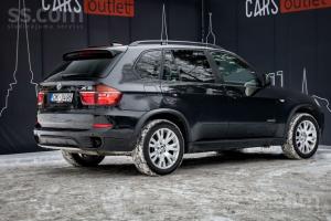 Black BMW X5 2011 in Riga, with an engine capacity of 3.00 L and mileage of 330 thousand km for 11990 €, photo 6 on AUTOMOTO.COM.LV