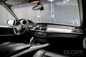 Black BMW X5 2011 in Riga, with an engine capacity of 3.00 L and mileage of 330 thousand km for 11990 €, photo 11 on AUTOMOTO.COM.LV