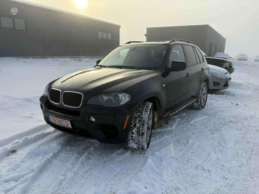 Black BMW X5 2011 in Radviliskis, with an engine capacity of 2.98 L and mileage of 295 thousand km for 8500 €, photo 1 on AUTOMOTO.COM.LV