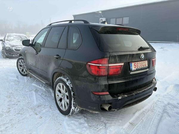 Melns BMW X5 2011 Radviliškis, ar dzinēja tilpumu 2.98 L un nobraukumu 295 tūkst. km par 8500 €, foto 2 vietnē AUTOMOTO.COM.LV