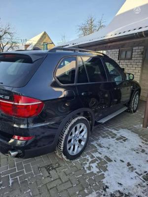 Black BMW X5 2011 in Radviliskis, with an engine capacity of 2.98 L and mileage of 295 thousand km for 8500 €, photo 4 on AUTOMOTO.COM.LV