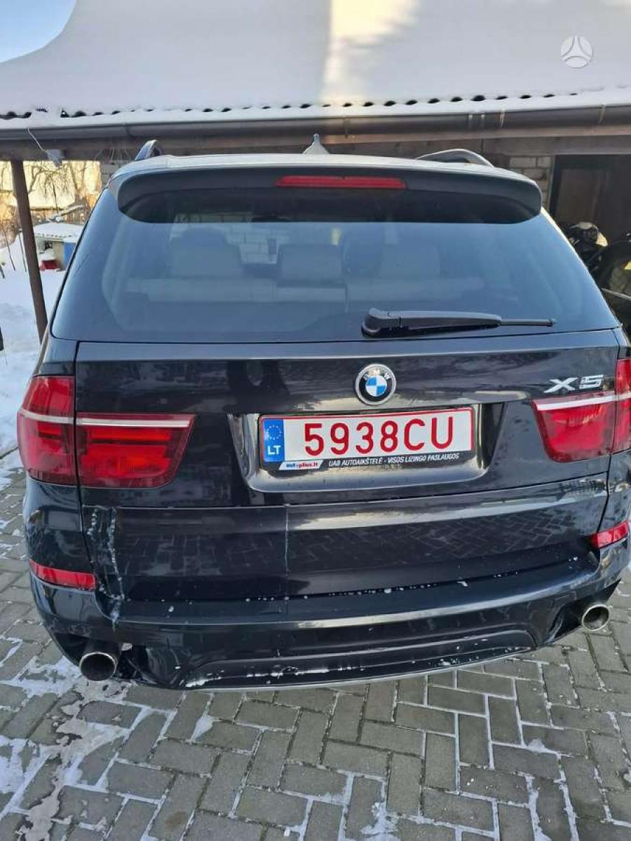 Black BMW X5 2011 in Radviliskis, with an engine capacity of 2.98 L and mileage of 295 thousand km for 8500 €, photo 5 on AUTOMOTO.COM.LV