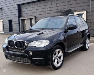 Black BMW X5 2011 in Kaunas, with an engine capacity of 3.00 L and mileage of 260 thousand km for 8800 €, photo 2 on AUTOMOTO.COM.LV