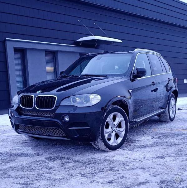 Melns BMW X5 2011 Kauņa, ar dzinēja tilpumu 3.00 L un nobraukumu 261 tūkst. km par 8700 €, foto 1 vietnē AUTOMOTO.COM.LV