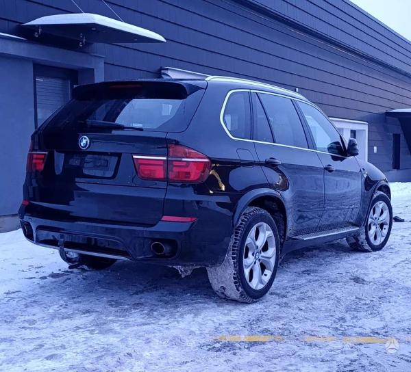 Melns BMW X5 2011 Kauņa, ar dzinēja tilpumu 3.00 L un nobraukumu 261 tūkst. km par 8700 €, foto 2 vietnē AUTOMOTO.COM.LV