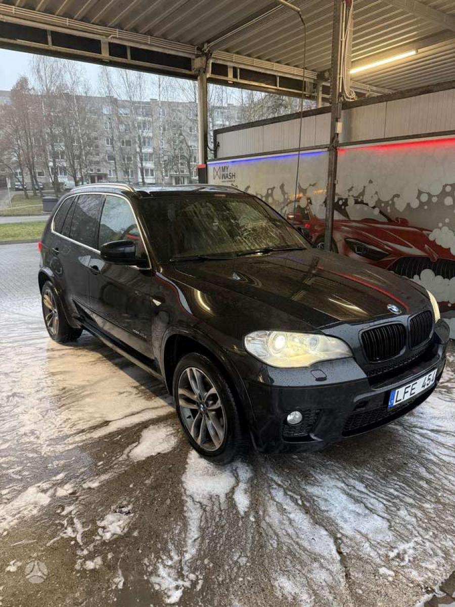 Melns BMW X5 2011 Marijampole, ar dzinēja tilpumu 2.99 L un nobraukumu 190 tūkst. km par 10500 €, foto 2 vietnē AUTOMOTO.COM.LV