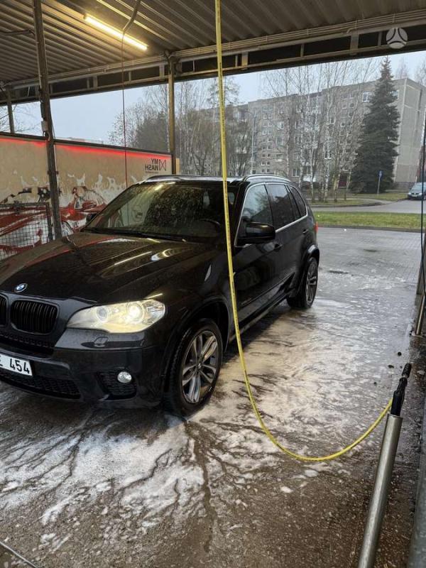 Melns BMW X5 2011 Marijampole, ar dzinēja tilpumu 2.99 L un nobraukumu 190 tūkst. km par 10500 €, foto 3 vietnē AUTOMOTO.COM.LV