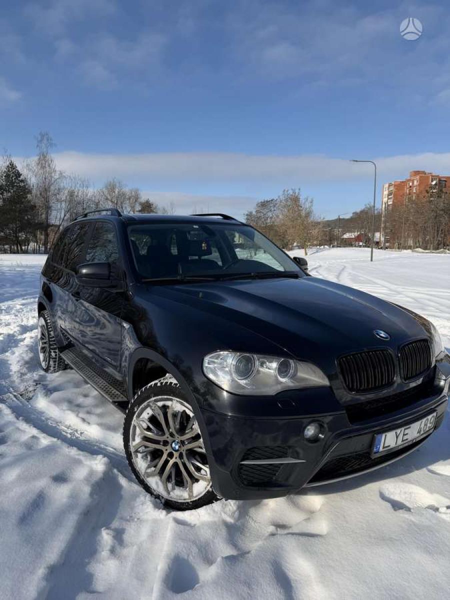 Black BMW X5 2011 in Kaunas, with an engine capacity of 2.99 L and mileage of 266 thousand km for 9500 €, photo 2 on AUTOMOTO.COM.LV