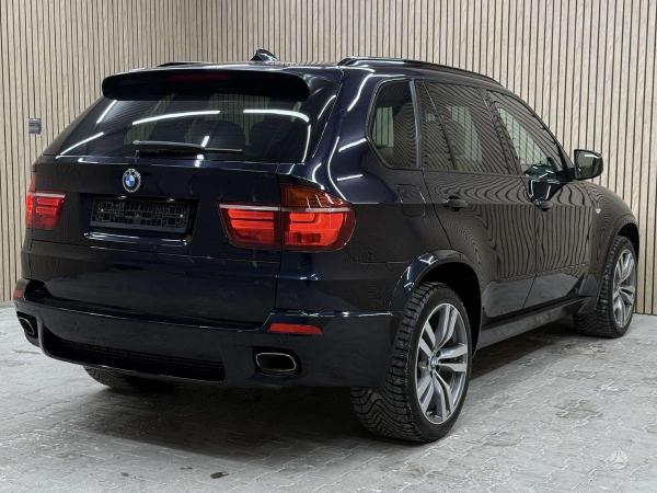 Black BMW X5 2011 in Marijampole, with an engine capacity of 2.99 L and mileage of 258 thousand km for 12800 €, photo 7 on AUTOMOTO.COM.LV