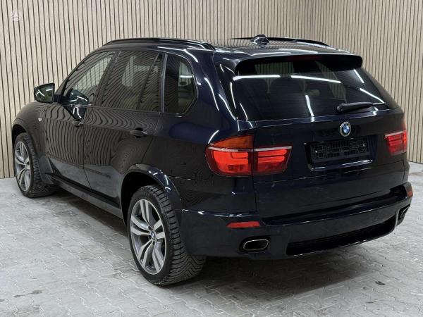 Black BMW X5 2011 in Marijampole, with an engine capacity of 2.99 L and mileage of 258 thousand km for 12800 €, photo 10 on AUTOMOTO.COM.LV