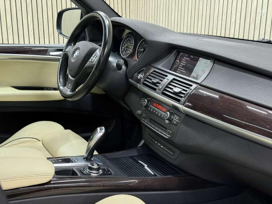Melns BMW X5 2011 Marijampole, ar dzinēja tilpumu 2.99 L un nobraukumu 258 tūkst. km par 12800 €, foto 21 vietnē AUTOMOTO.COM.LV