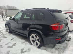 Black BMW X5 2011 in Prienai, with an engine capacity of 3.00 L and mileage of 308 thousand km for 7100 €, photo 4 on AUTOMOTO.COM.LV