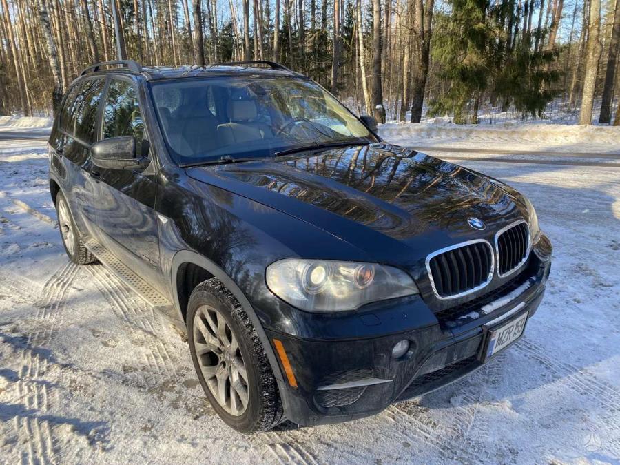 Black BMW X5 2011 in Vilnius, with an engine capacity of 2.98 L and mileage of 250 thousand km for 9569 €, photo 1 on AUTOMOTO.COM.LV