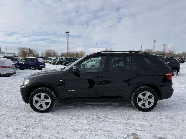 Melns BMW X5 2011 Marijampole, ar dzinēja tilpumu 2.99 L un nobraukumu 268 tūkst. km par 10800 €, foto 2 vietnē AUTOMOTO.COM.LV