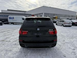 Black BMW X5 2011 in Marijampole, with an engine capacity of 2.99 L and mileage of 268 thousand km for 10800 €, photo 5 on AUTOMOTO.COM.LV