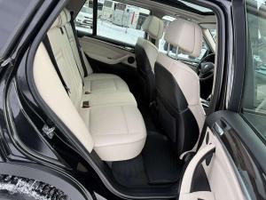 Black BMW X5 2011 in Marijampole, with an engine capacity of 2.99 L and mileage of 268 thousand km for 10800 €, photo 21 on AUTOMOTO.COM.LV
