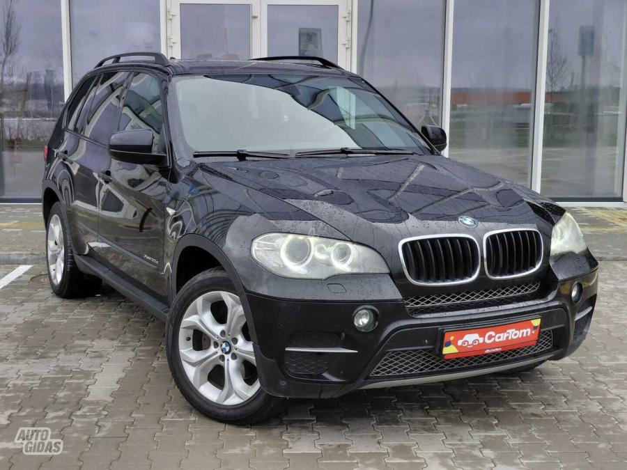 Black BMW X5 2011 in Vilnius, with an engine capacity of 3.00 L and mileage of 264 thousand km for 9500 €, photo 1 on AUTOMOTO.COM.LV